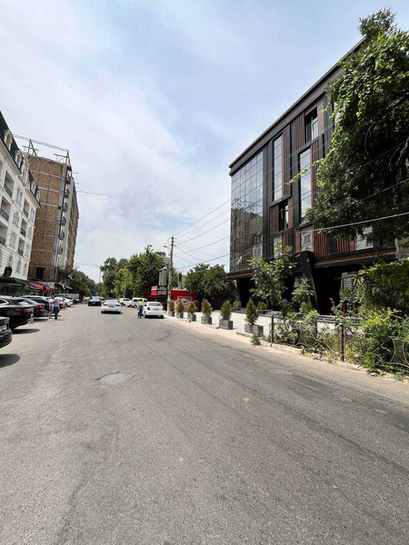 Отдельно стоящее здание в ЦЕНТРЕ