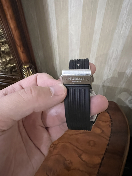 Продам новую часы от бренда Hublot