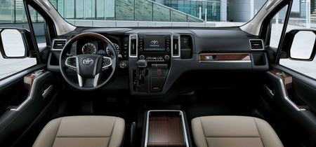 Транспортные услуги - Toyota Hiace 2023