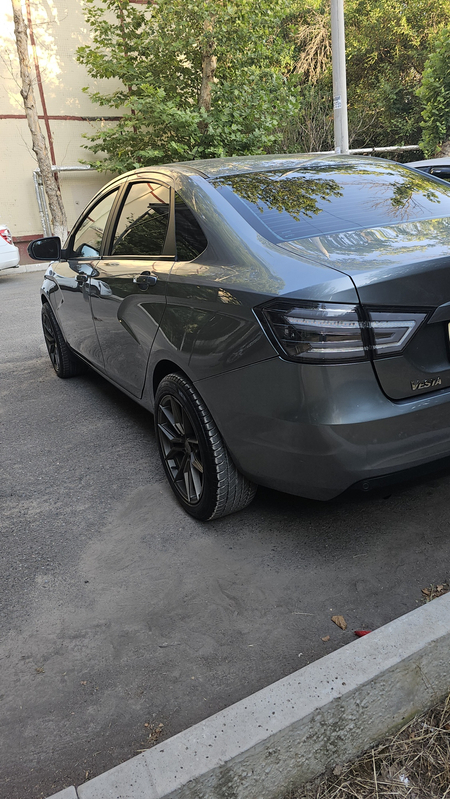 Продаётся лада веста 1.8