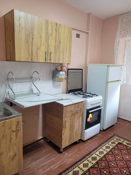 1 комнатная.  Академ городок.  3 этаж. 350 у.е.