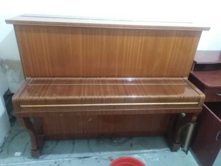 pianina sotiladi