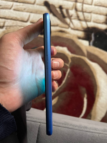 Redmi 10 A 128 pamit uzimniki karobka bor 150$ yana gap lashamiz