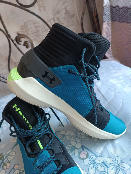 Оригинальные кроссовки Under Armour