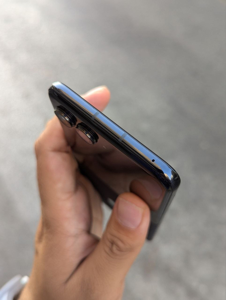 Motorola razr plus 2024 (12/256 Snapdragon 8s gen3)