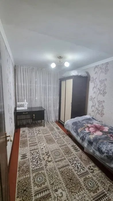 Продам 3х комнатную кирпич Чиланзар 23