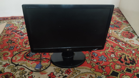 Monitor LG W1943C sotiladi srochni