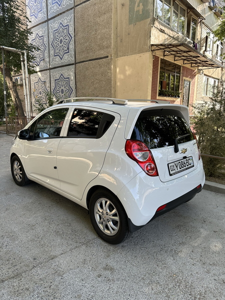 Spark aftomat 2022 yil 13000km halol