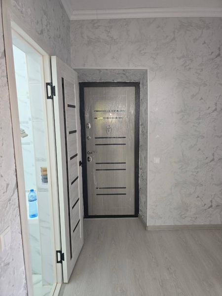 Ттз-2 продаётся квартира 2/2/4 балкон 1.5х6 Кафе Ульяна
