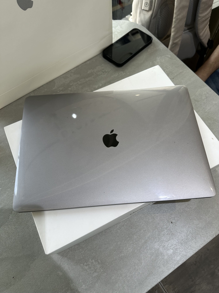 Macbook pro 16/512