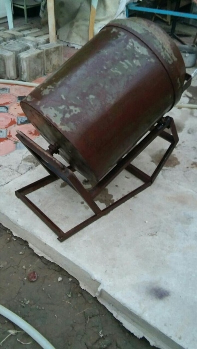 Ручная растворомешалка