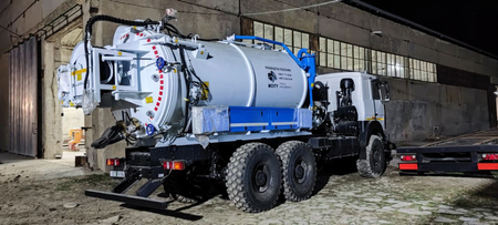 ККМ -10 Комбинированная каналопромывочная машина на базе шасси  МАЗ 63