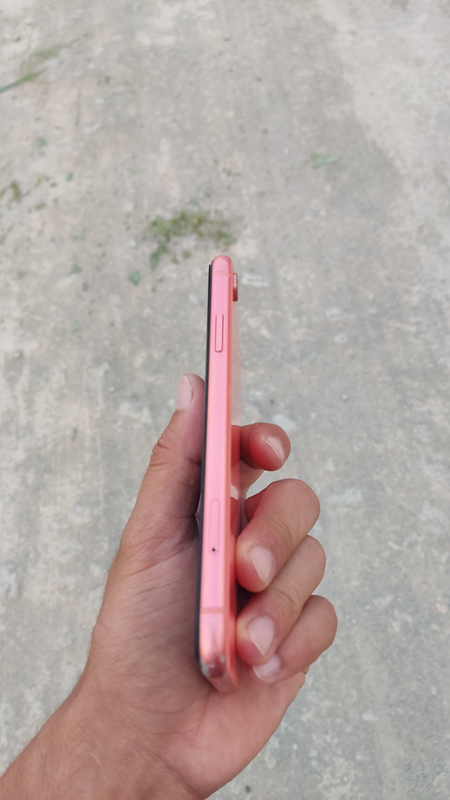 Iphone Xr почти новый