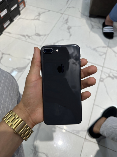 Iphone 8 plus  64 gb
