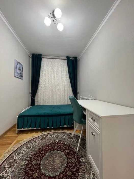 Садыка Азимова  .4/5/5.  кирпич  77-серия  (мебель + техника + 100 м²)