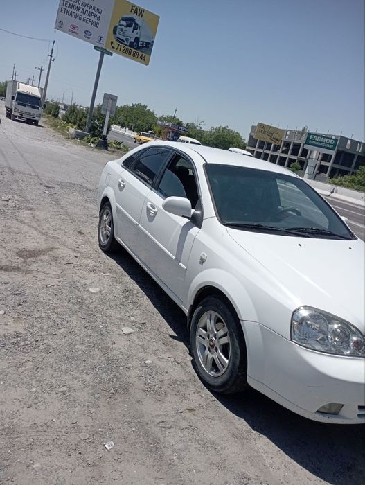 Chevrolet Lacetti Sotiladi