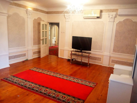 Продам квартиру в метро Ойбек