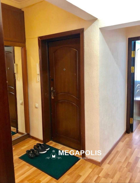 Метро’ Ойбек 3/5/9 Гост.Россия Продам