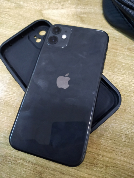 Iphone 11 sotiladi