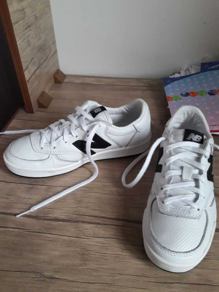 Продаю кроссовки New Balance 300, оригинал, размер 36,5 (22,5 см)