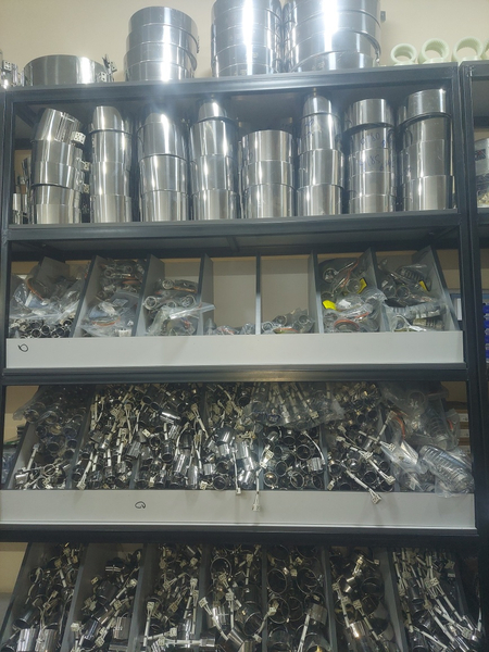 Hot runner thermoplast automat