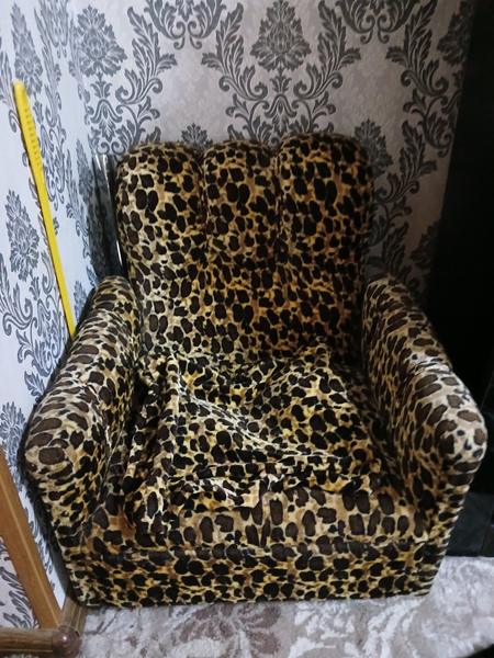 Garshok divan mesniy