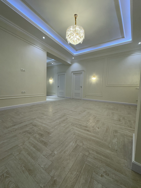 центр Дархан 120+10 м2 3х ком. итальянски дворик