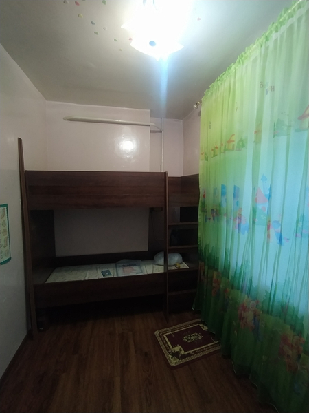 Срочно продается 2 комнатная квартира в девятиэтажном доме !