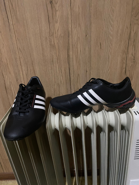 Продам кроссовки adidas 42 размер