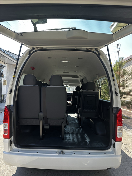 Tayota Hiace 2018