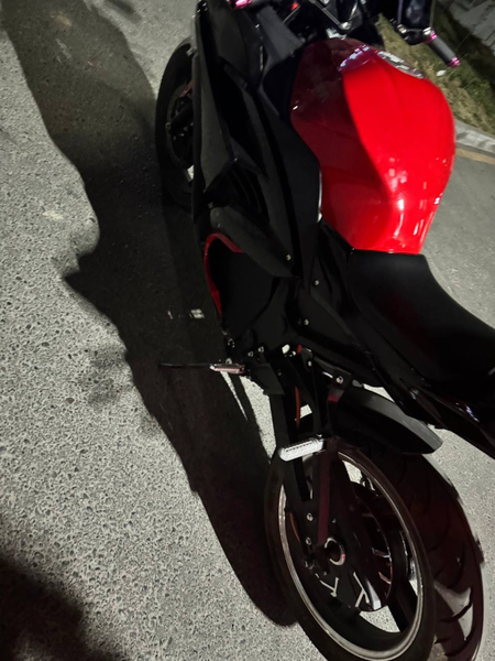 Elktro motoskil sotiladi tez va arzon 2024 yil