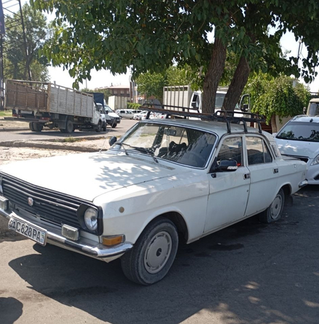 Volga sotiladi 1990