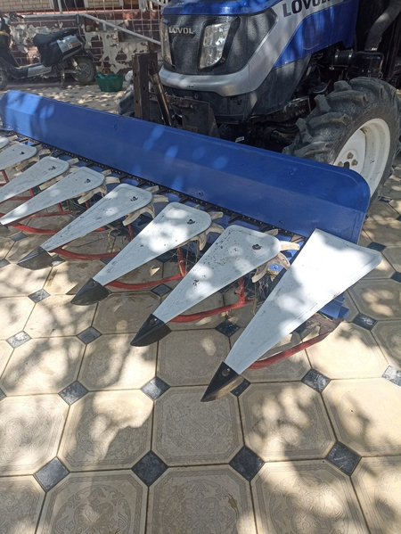 Traktorga jatka sotilad
