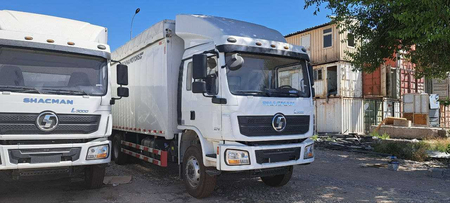 SHACMAN L3000 7,5 va 9 metr, avtomat shtorkalik yuk tashuvchi sotiladi