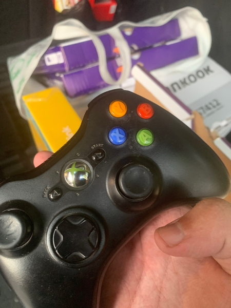 Продаётся xbox 360 ( без блока питания )