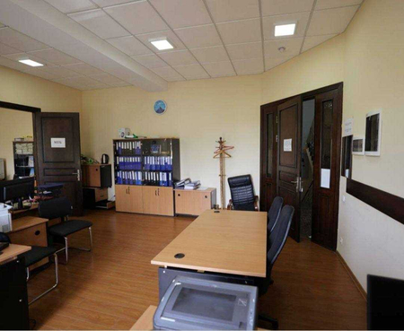 Госпитальный, м Ойбек 5 этажка