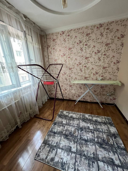 Кара камыш 1/1, парк Победы Чорсу продаётся просторная3-х ком квартира
