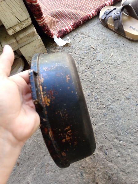 Продаю сковородки три штуки