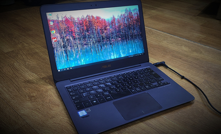 Лэптоп Asus Zenbook UX305UA