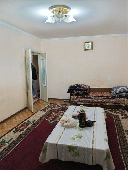 Продаётся квартира Срочно 77 серия

Район: Яккасарай 
Орентир:Аерапорт