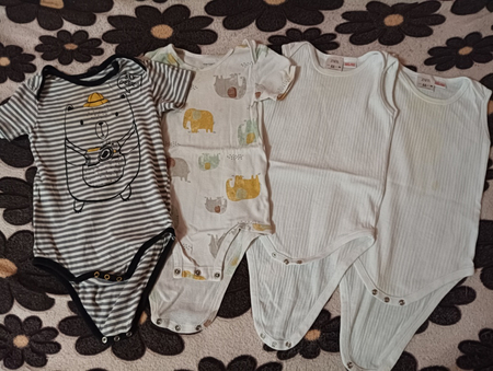 Пакет с детскими бодиками.От 1,5 года до 2 лет.