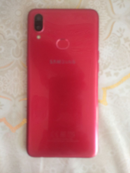 Samsung A10S холати яхши нархи 900000 сум