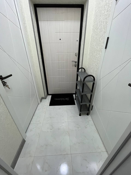 Yangi Toshmida Stroy Mart oldidan Yangi qurilgan uy sotiladi