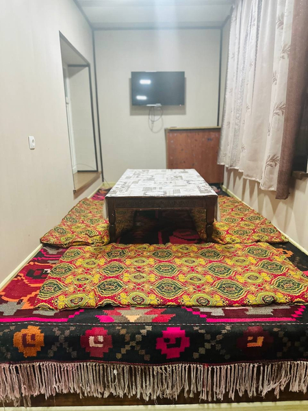 Срочно  продается  3/1/4 Чиланзар  8  кирпич