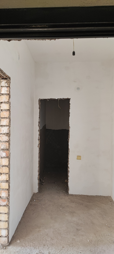 Срочно продам квартиру.яшнобод 2 хонали уй 6 этаж 61 КВ м.каробка .