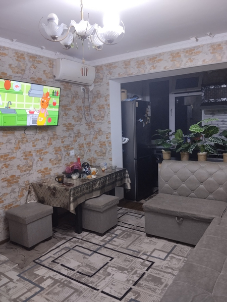 Киргилида 5 ханоли килинган 3 хонали квартира сотилида