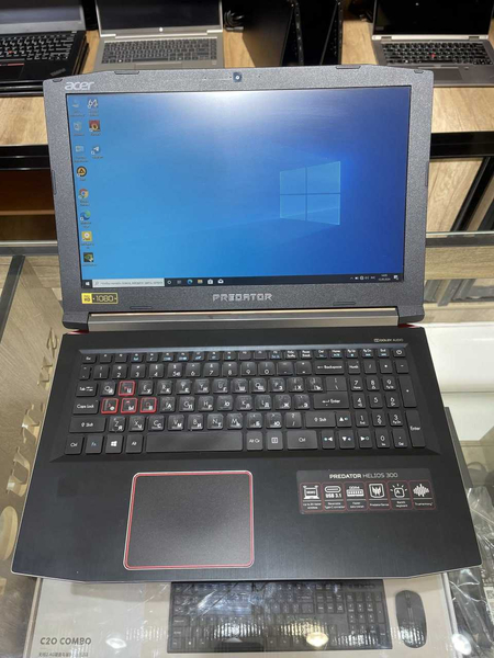 Acer PREDATOR HELIOS 300 Intel CORE i7-17700HQ 8гб, 240ssd