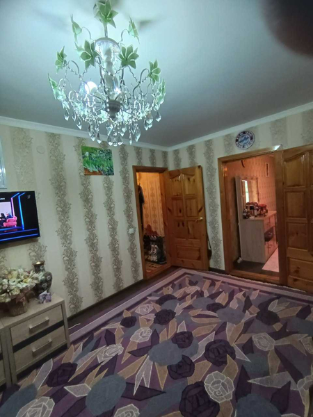 Чиланзар -6 кв-л 2/1/4 балкон 2х6