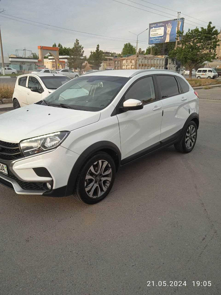 LADA XRAY 100 % toza mashina