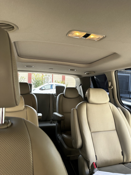 KIA CARNEVAL mashina ochen horoshem sostoyani